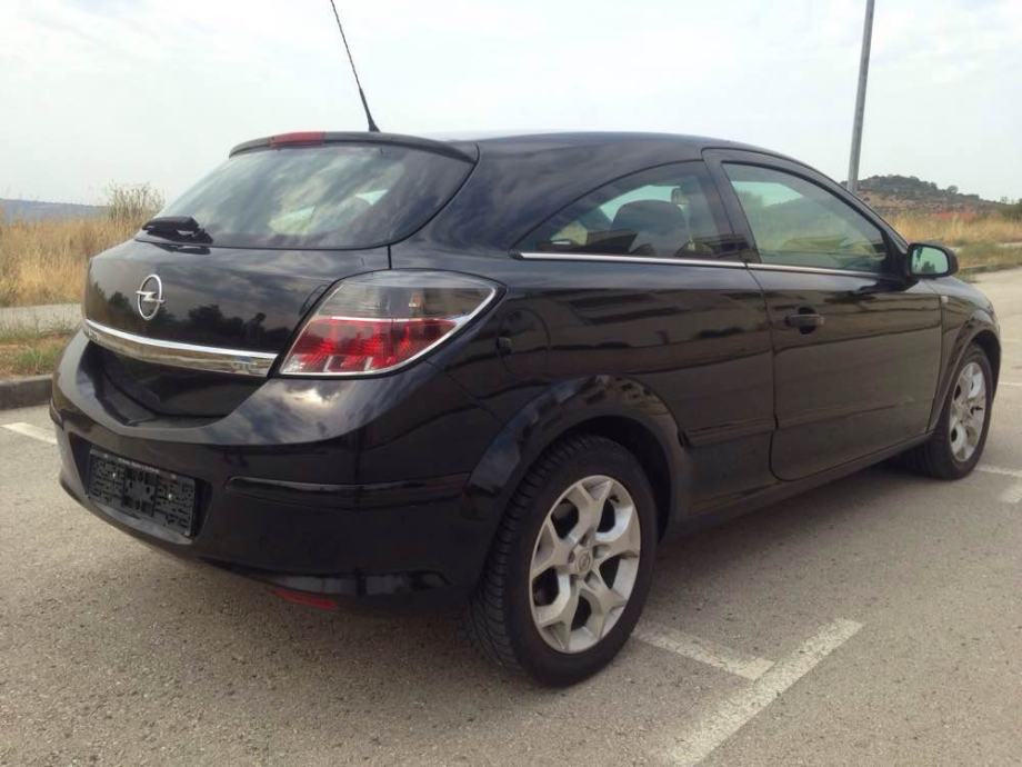 Opel Astra Coupe 1.7 CDTI COSMO, 2005 god.