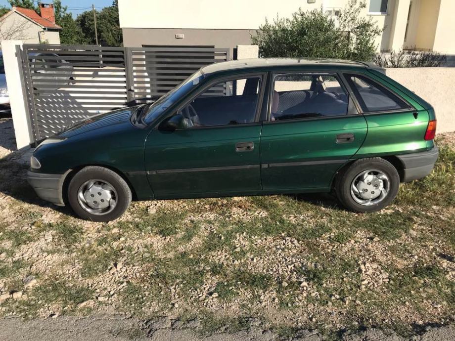Opel Astra - reg do 26.03.2019., 1996 god.