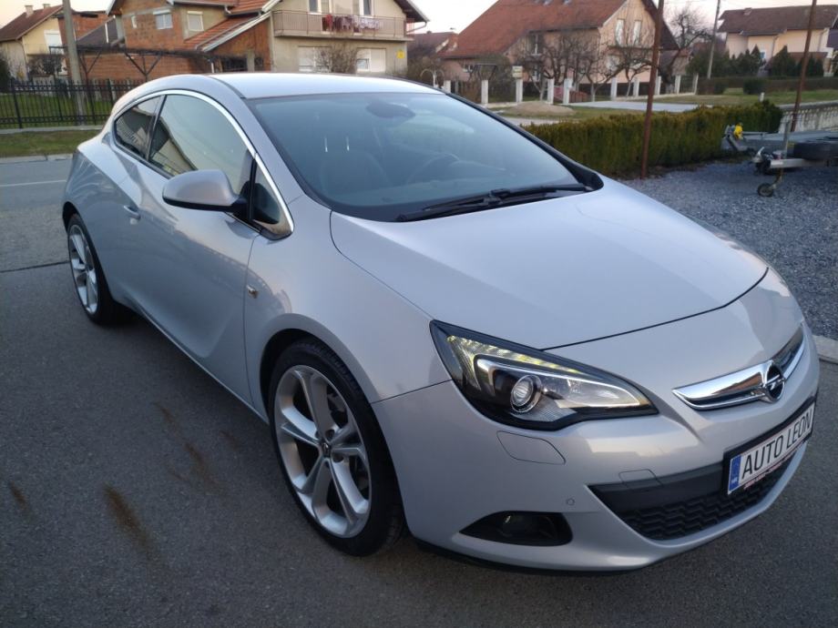 OPEL ASTRA GTC 2.0 CDTI TOP STANJE, 2011 god.