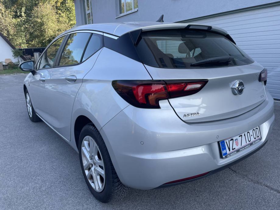 Opel Astra Hatchback 1.6 CDTI 110PS Online Edition - REZERVIRANO, 2016 god.