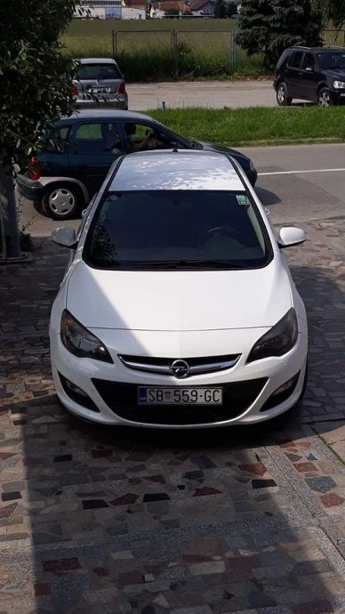 Opel Astra j 2014g, 2014 god.