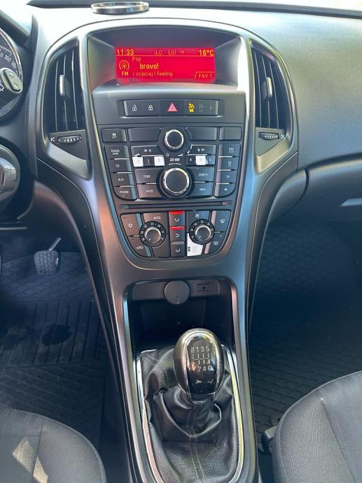 Opel Astra J - karavan 1,7 CDTI, 2011 god.