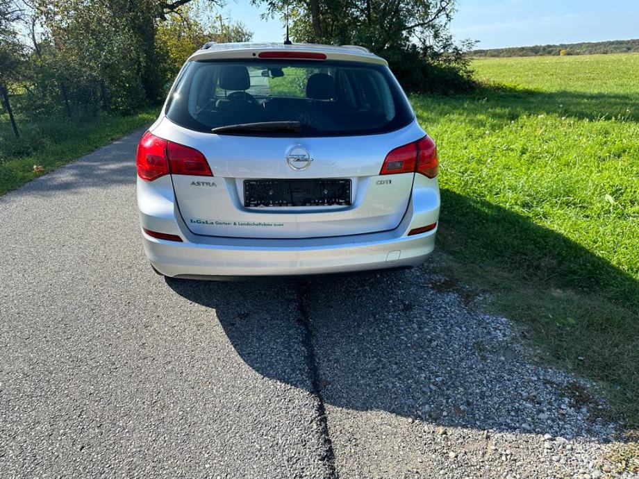 Opel Astra J - karavan 1,7 CDTI, 2011 god.