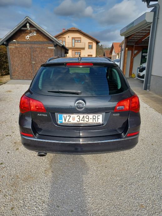 Opel Astra J Karavan 2,0 CDTI Sport, 2013 god.