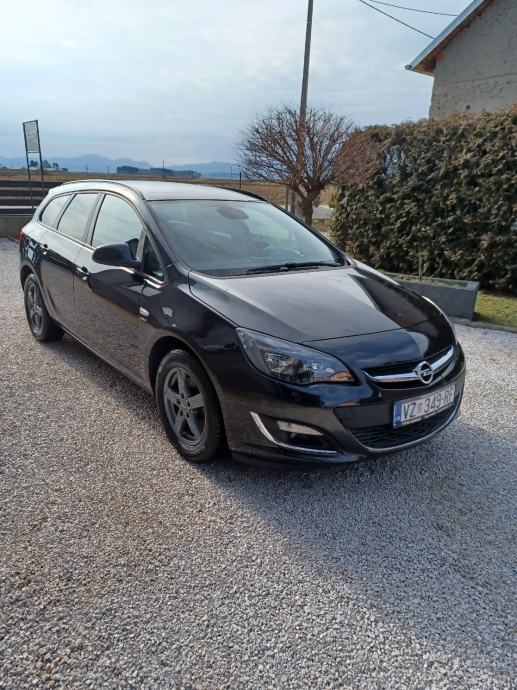 Opel Astra J Karavan 2,0 CDTI Sport, 2013 god.