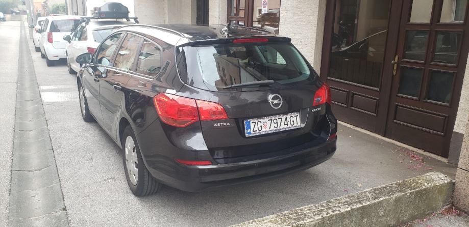 HITNO Opel Astra J karavan 2012 g., reg 7/24, 204 tis km, 2012 god.