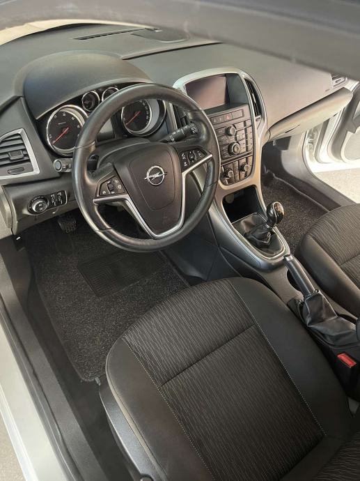 Opel Astra J Karavan Sports Tourer, 2013 god.