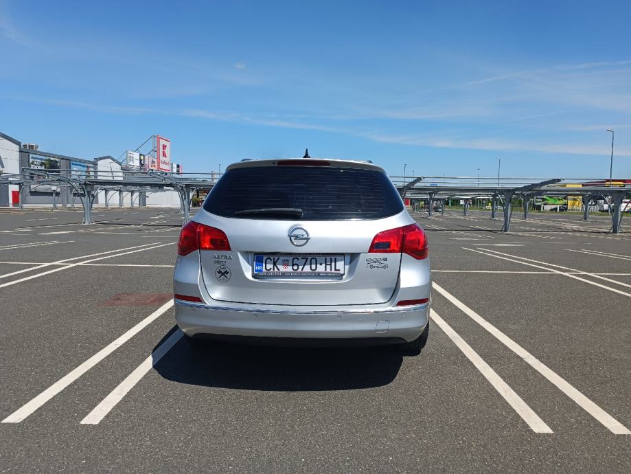 Opel Astra J Karavan Sports Tourer, 2013 god.