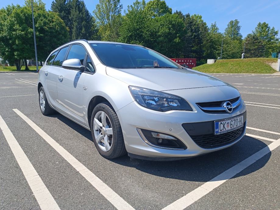 Opel Astra J Karavan Sports Tourer, 2013 god.