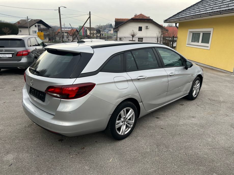 Opel Astra Karavan 1,5 D automatik 33000km!!!!, 2021 god.