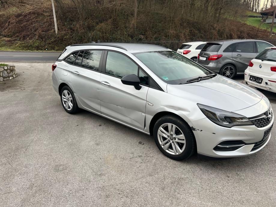 Opel Astra Karavan 1,5 D automatik 33000km!!!!, 2021 god.