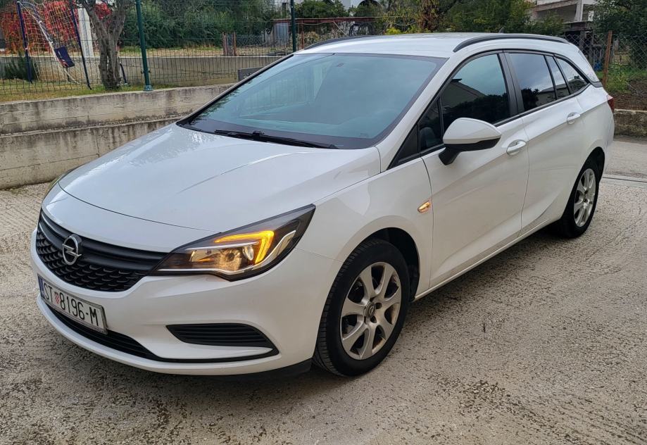 Opel Astra Karavan 1,6 CDTI Novi model, navigacija, alu...može zamjena ...