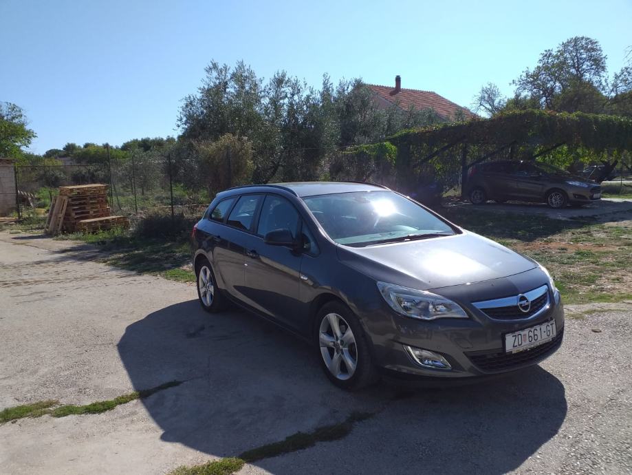 Opel Astra Karavan Caravan 1,6 16V Classic, 2011 god.