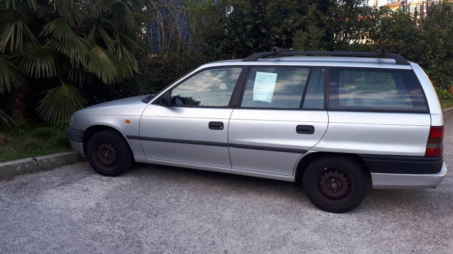 Opel Astra Karavan Caravan 1,6, 2000 god.