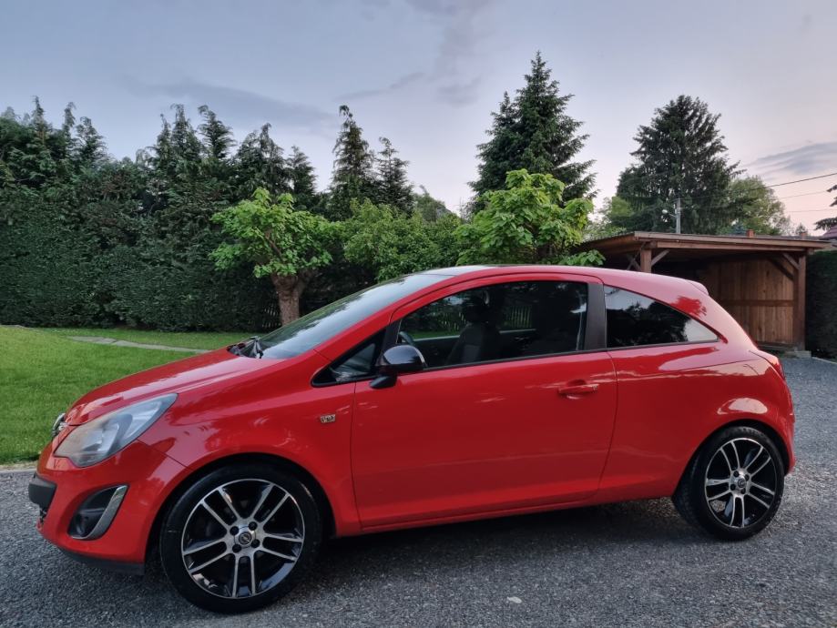 Opel Corsa 1,2 16V Color Edition, automatik, samo 31tkm, HR auto, 2013 god.