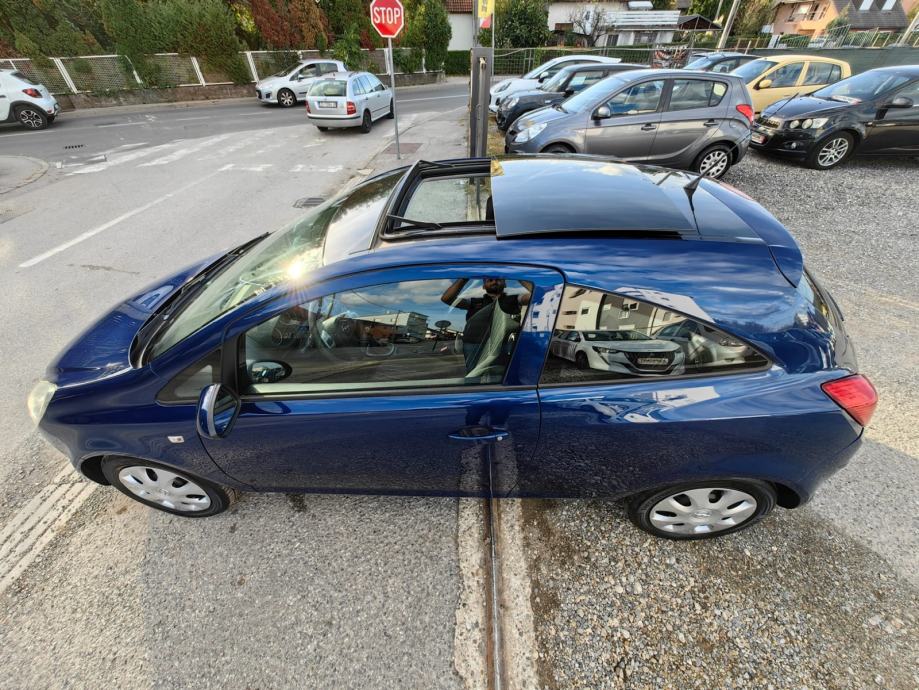 Opel Corsa 1,2 16V // REG 1 GOD //PANORAMA !! - KLIMA !!, 2009 god.