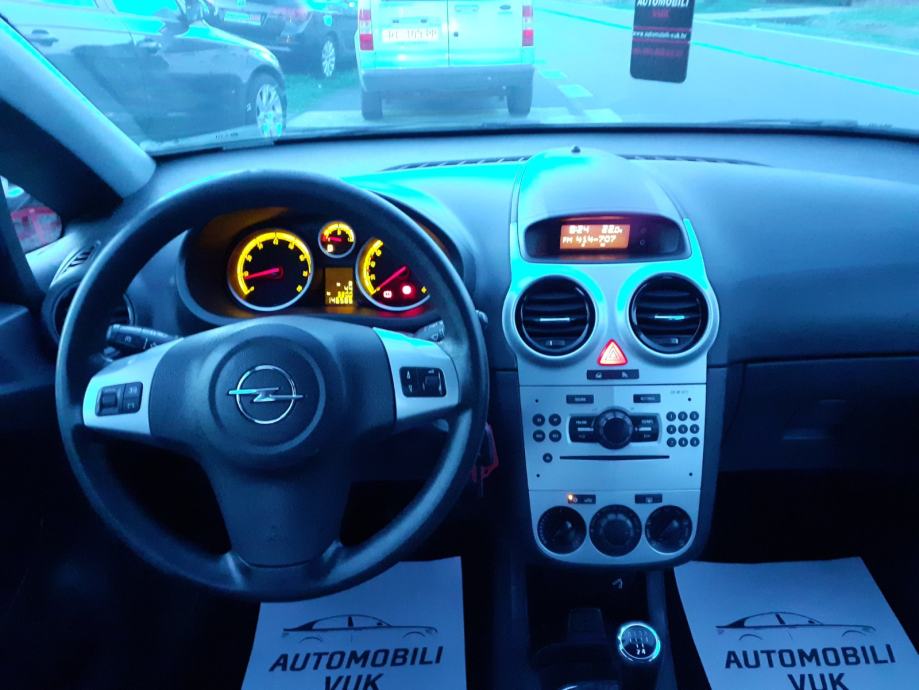 Opel Corsa 1,2 16V - svi servisi u ovlaštenom • tempomat • MF volan ...