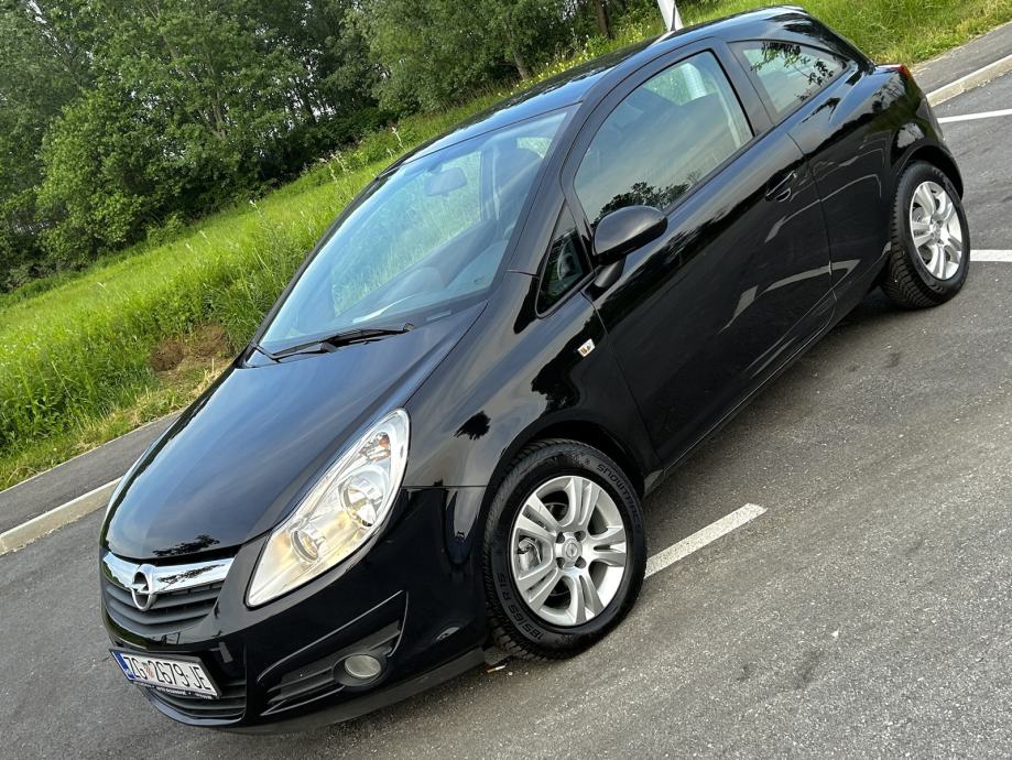 Opel Corsa 1,2 ENJOY •OD 1. VLASNIKA,SAMO 32,000km,NOVOO,REG GOD DANA ...