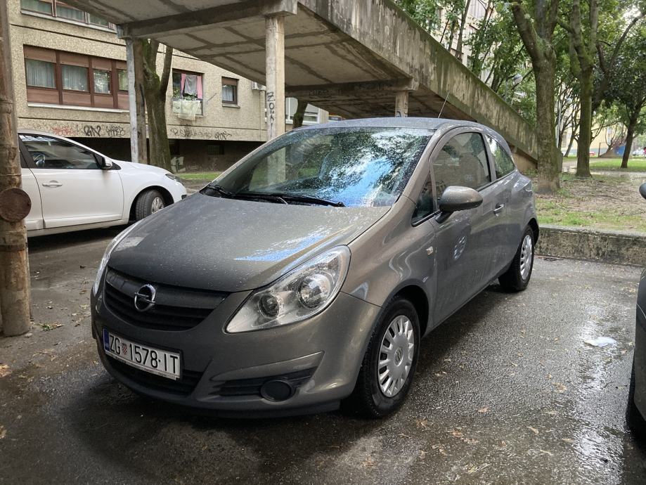 Opel Corsa 1,4 Essential, kao nova!!!, 2011 god.