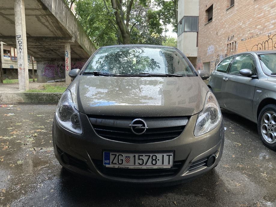 Opel Corsa 1,4 Essential, kao nova!!!, 2011 god.