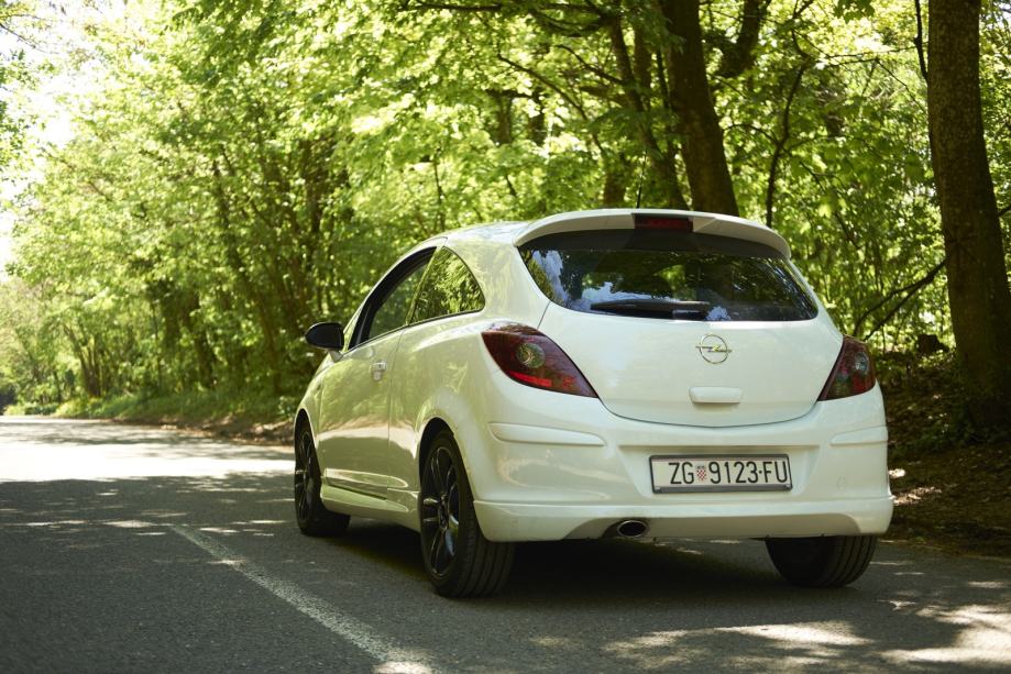 Opel Corsa 1,4 16V, 2009 god.