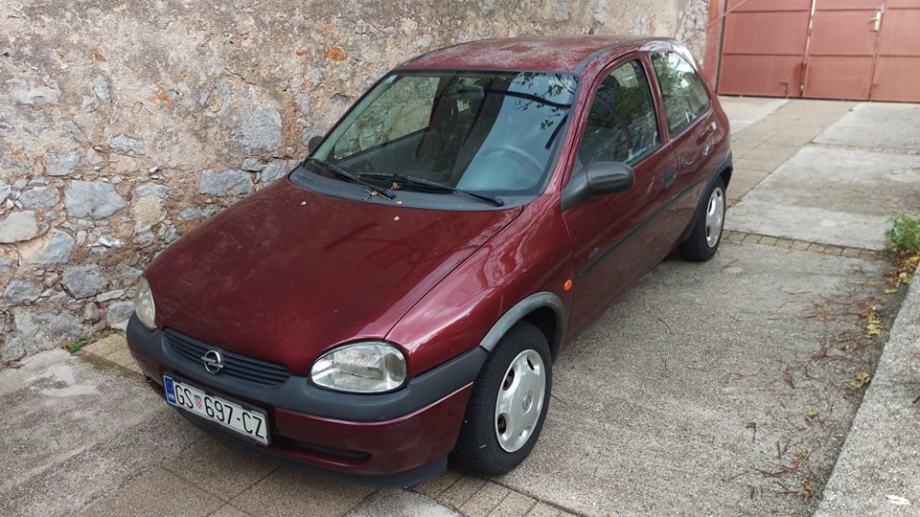 Opel Corsa Swing 1,2 i 16 V - REZERVIRANO do 28. 12., 1998 god.