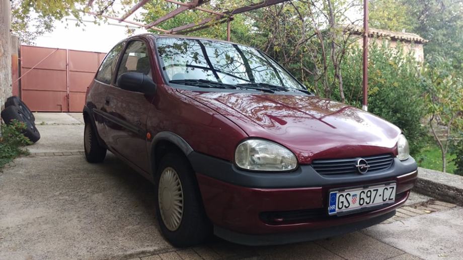 Opel Corsa Swing 1,2 i 16 V - REZERVIRANO do 28. 12., 1998 god.
