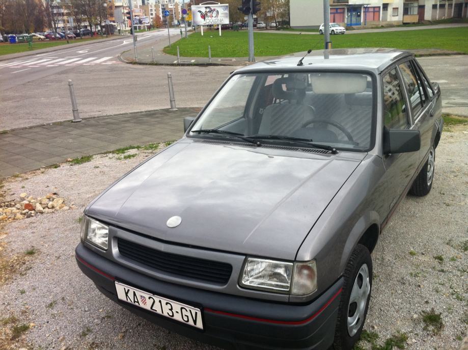 Opel Corsa Swing 1,2 S 6.000 kn, 1991 god.