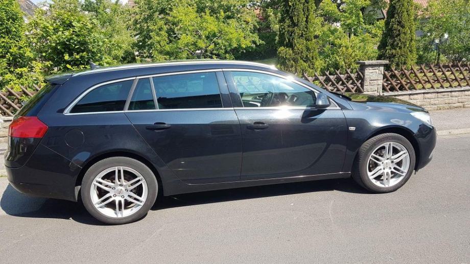 Opel Insignia sports tourer sw, 2011 god.