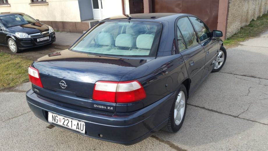 Opel Omega 2,2 16V automatik, 2002 god.