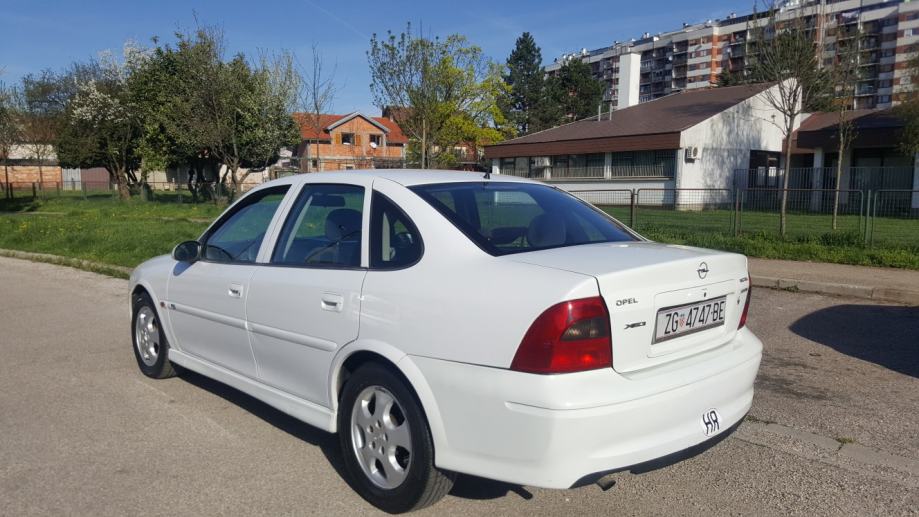 Opel Vectra 2,0 DTI 16V EDITION 2000, 2000 god.