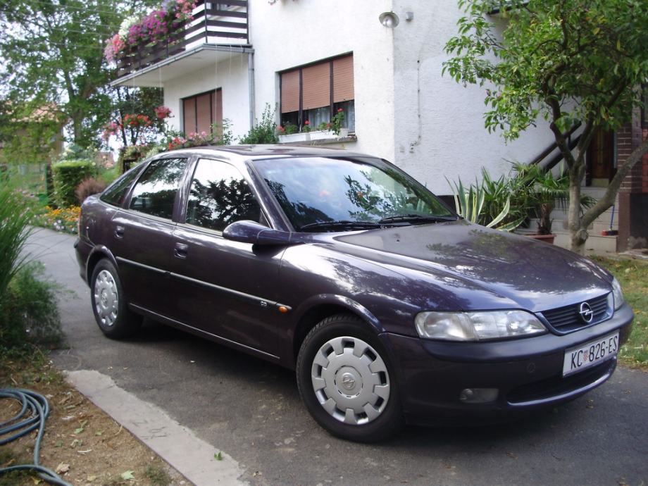 Opel Vectra CD 2,0 i 16V, 1995 god.