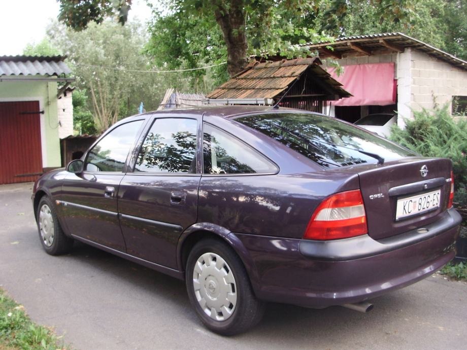 Opel Vectra CD 2,0 i 16V, 1995 god.