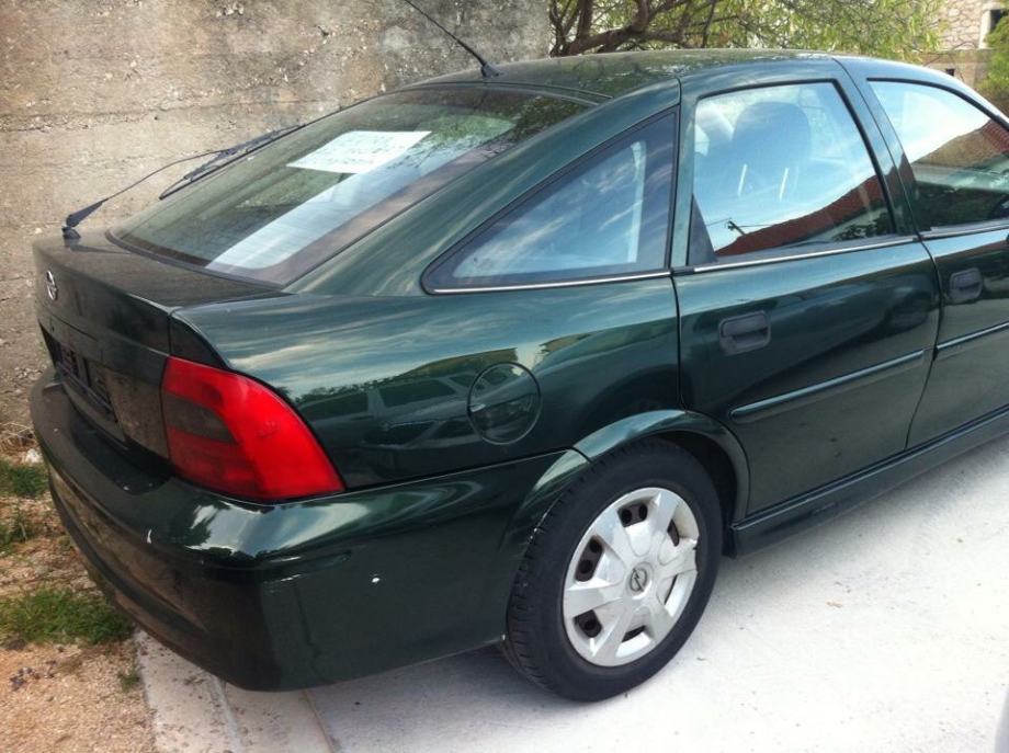 Opel Vectra CD 2,0 i 16V, 1999 god.
