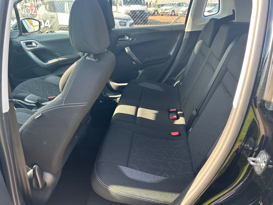 Peugeot 2008 1,2 S&S style paket opreme, 2017 god.