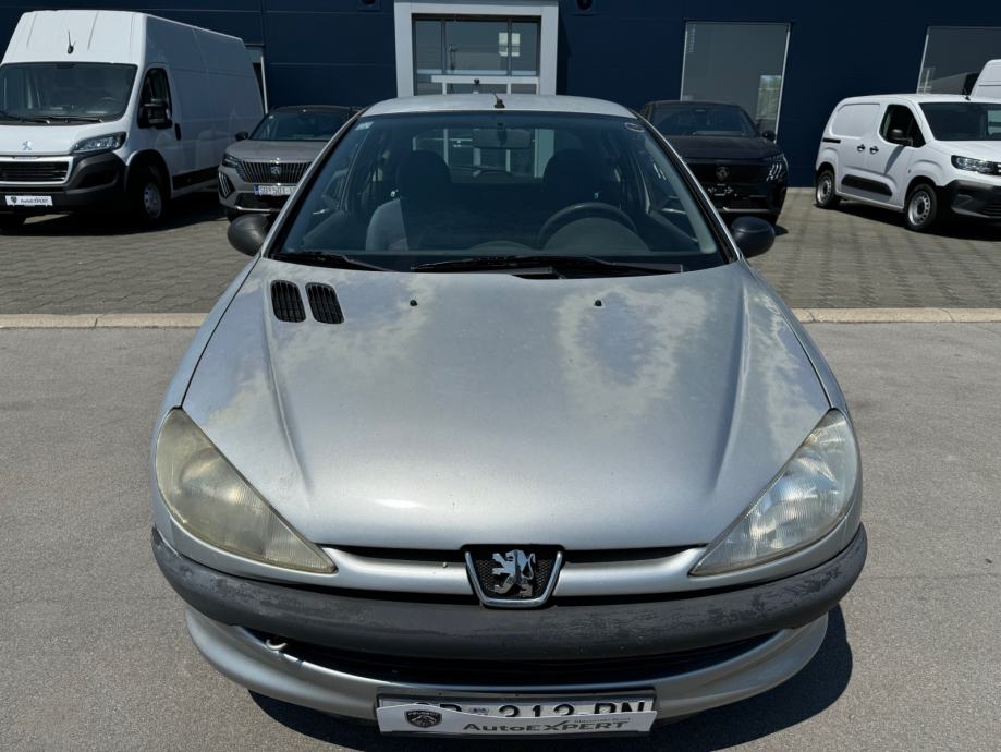 Peugeot 206 1,4, 1. vlasnica, samo 110000 km, NIJE UVOZ, REG 11/2024 ...