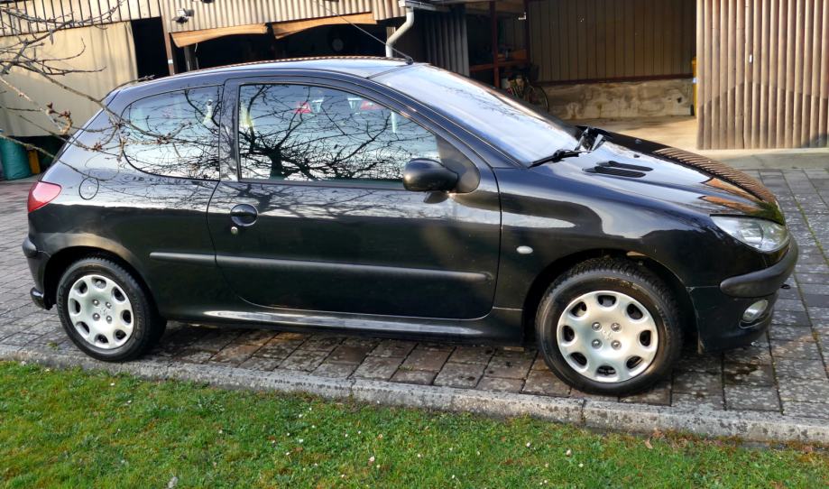 Peugeot 206 1,4 HDi 70,crni,2004.g. reg.11/2024.g. dobro stanje, 2004 god.