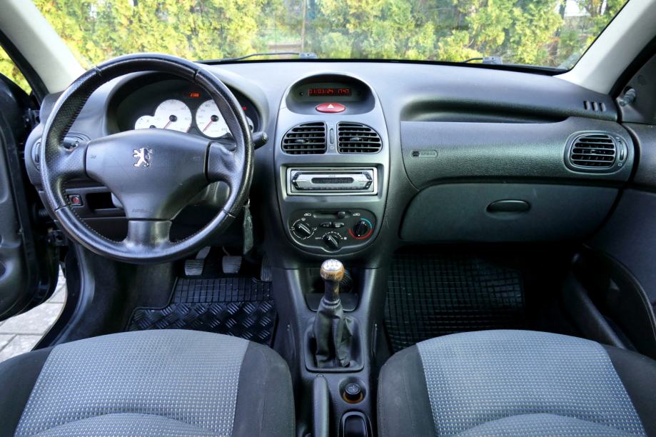 Peugeot 206 1,4 HDi 70,crni,2004.g. reg.11/2024.g. dobro stanje, 2004 god.