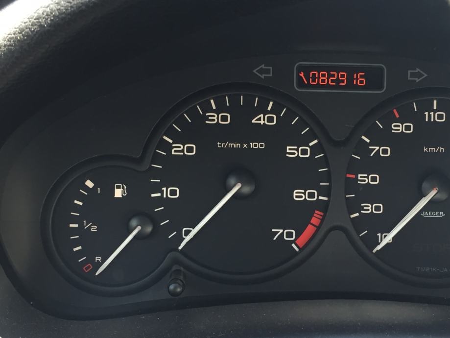 Hitno prodajem, auto u izvrsnom stanju, prvi vlasnik.., 2008 god.