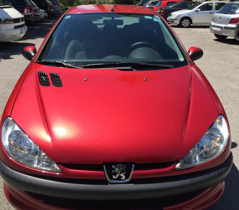 Hitno prodajem, auto u izvrsnom stanju, prvi vlasnik.., 2008 god.