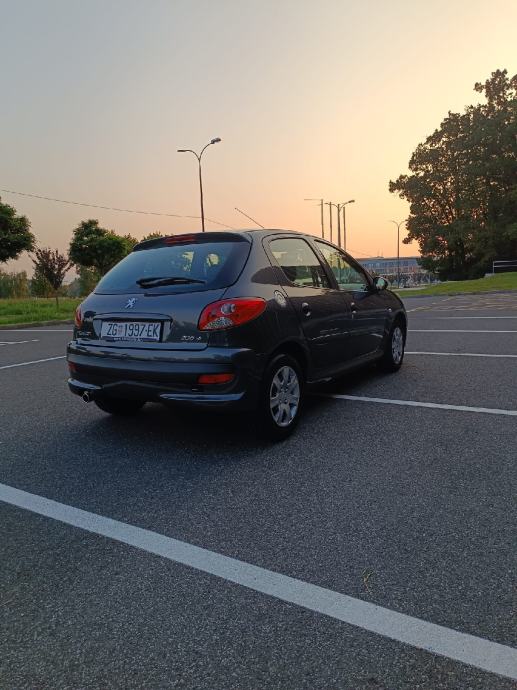 PEUGEOT 206+ 42TKM!! *MALI-VELIKI SERVIS*ZIMSKE-LJETNE GUME*, 2011 god.