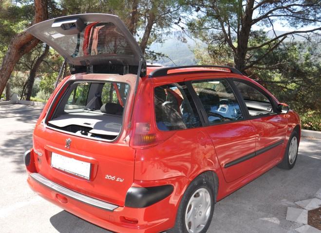 Peugeot 206 Break 206 1,4 1600 €, 2003 god.