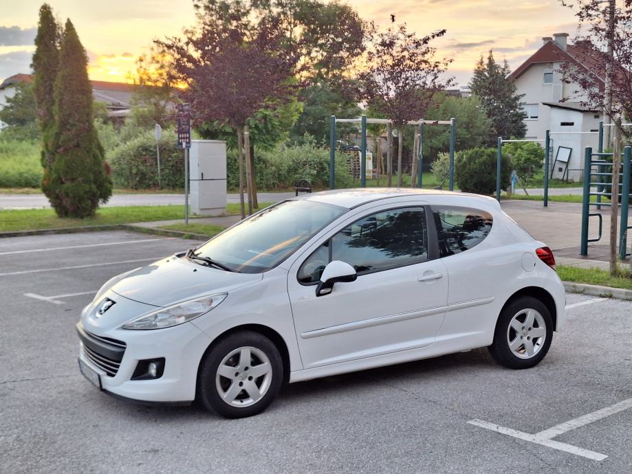 Peugeot 207 1,4i, 2010god,128 tkm, 2010 god.