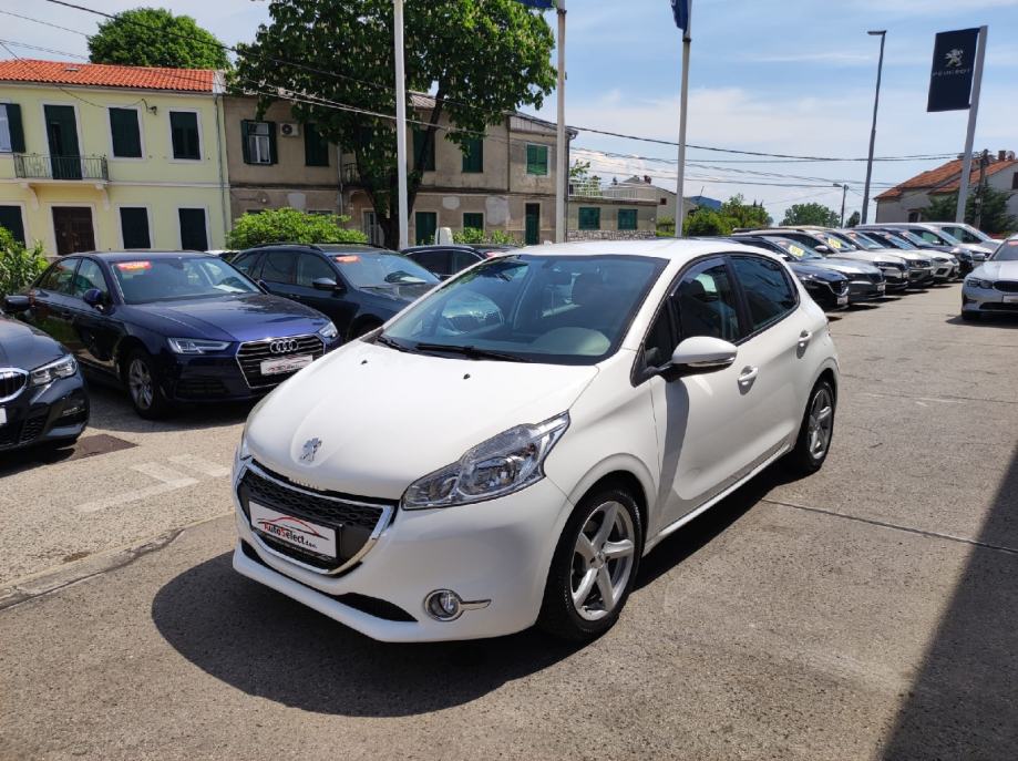 Peugeot 208 1,6 e-HDi - 120.000km - KOMPLET SERVISNA - REZERVIRAN ...
