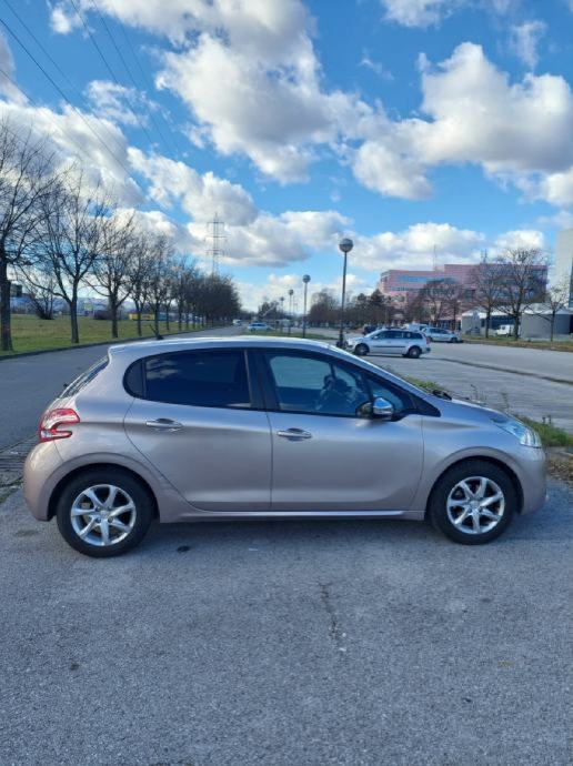 PEUGEOT 208 | 2014 | HR | 103 tkm | €, 2014 god.