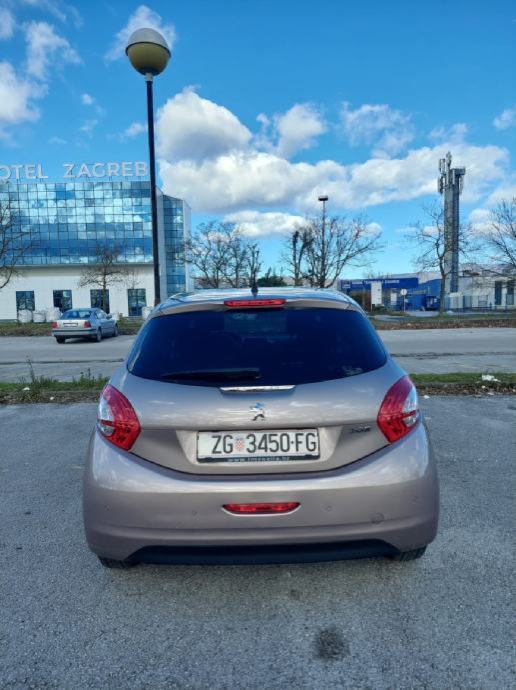 PEUGEOT 208 | 2014 | HR | 103 tkm | €, 2014 god.
