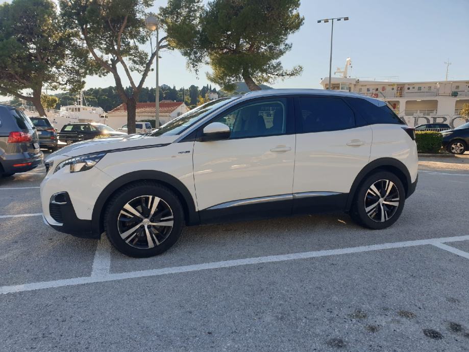 PEUGEOT 3008 automatic, 2017 god.