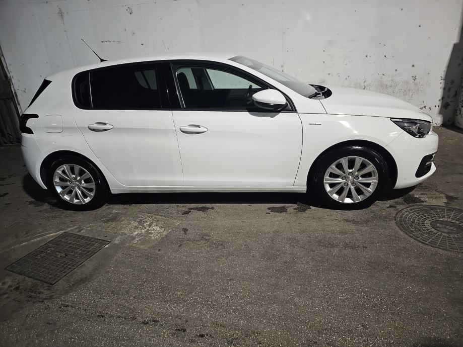 Peugeot 308 1,2 PureTech, 2019 god.