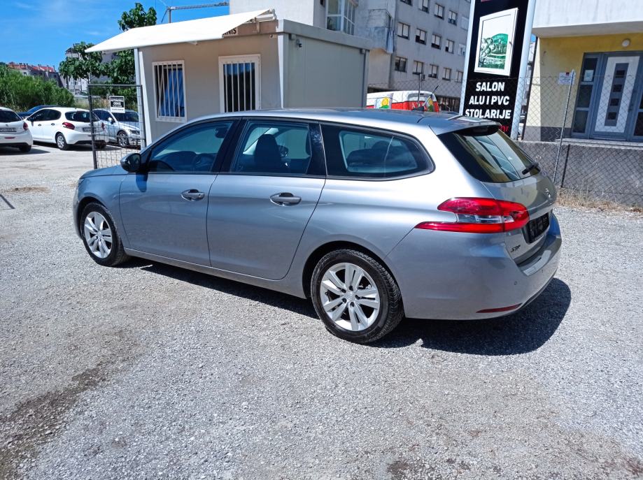 Peugeot 308 SW 1,5 BlueHDi,NAVIGACIJA,ALU.FELGE,PARK.SENZOR,LANAC 8 MM ...