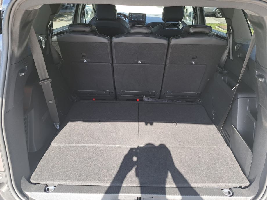 Peugeot 5008 Hybrid 136 e-DCS6 Allure Pack, 2024 god.